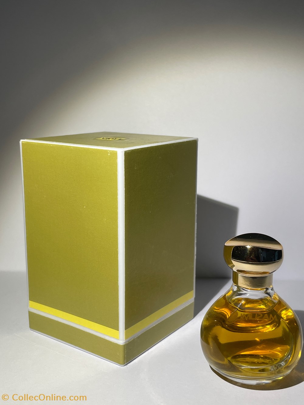 Masumi - Perfumes and Beauty - Period Moderne